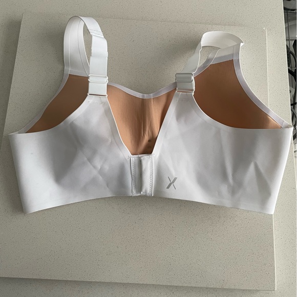 knix | Intimates & Sleepwear | Knix Catalyst Sports White Bra | Poshmark